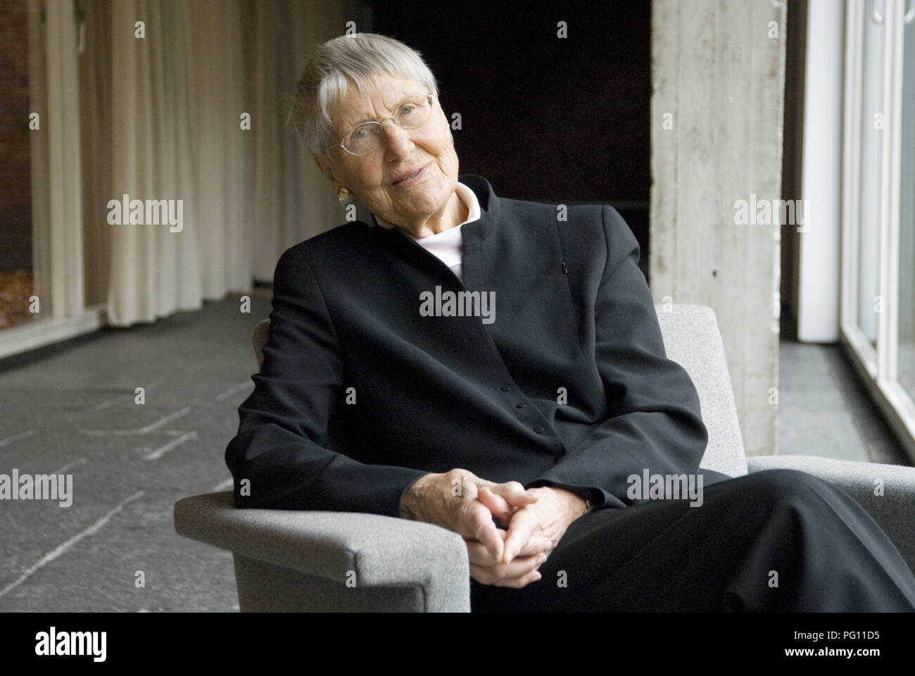 Berlin, 08.11.2009: Portrait Inge Jens (Germany), German scholar ...