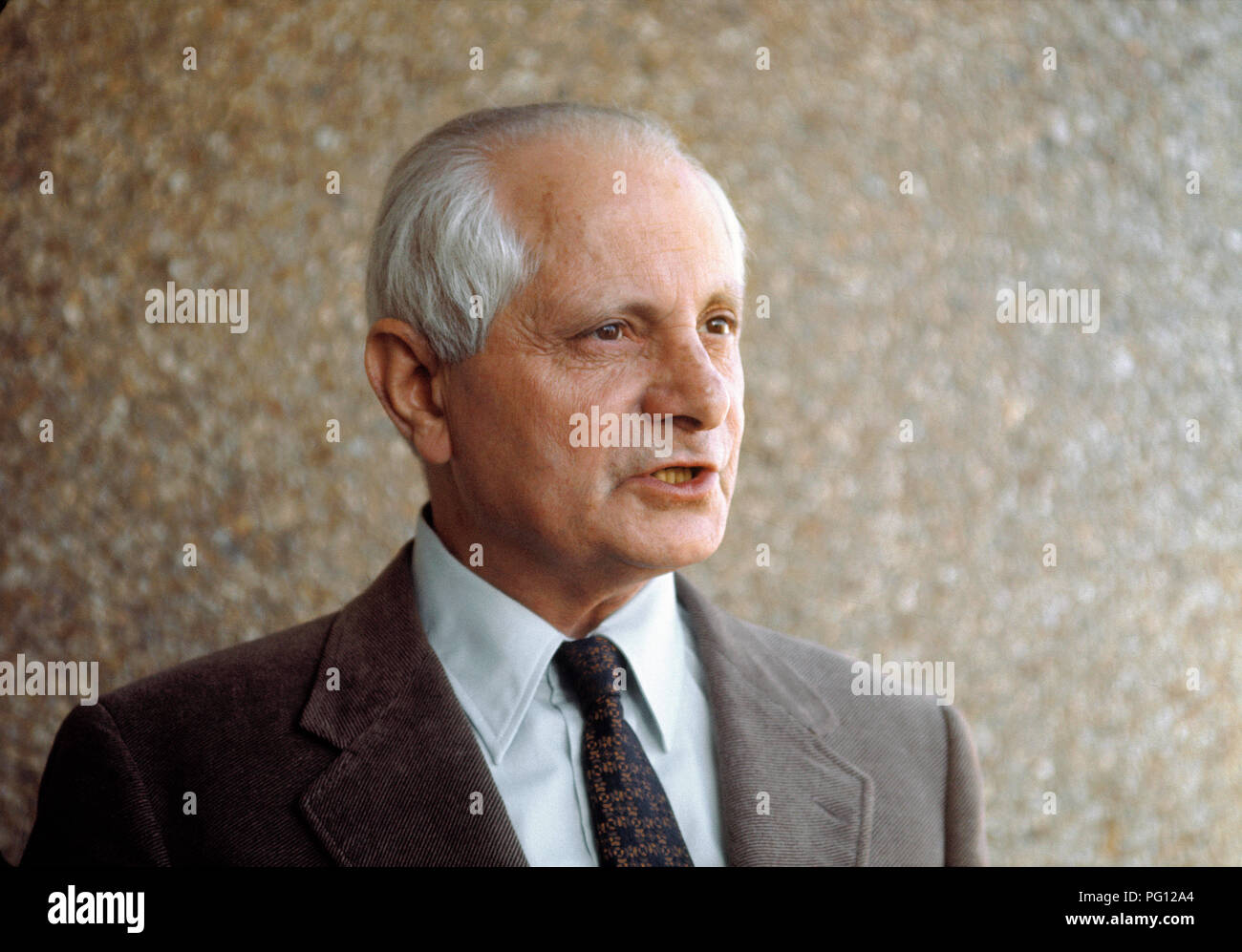 Manes sperber writer hi-res stock photography and images - Alamy