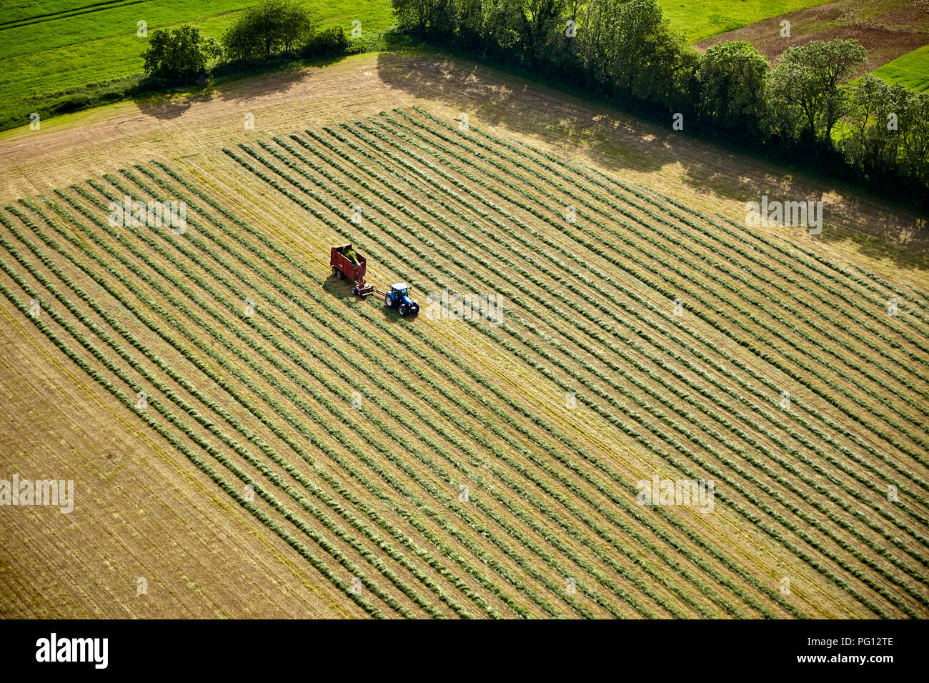 Hay and bailer hi-res stock photography and images - Alamy