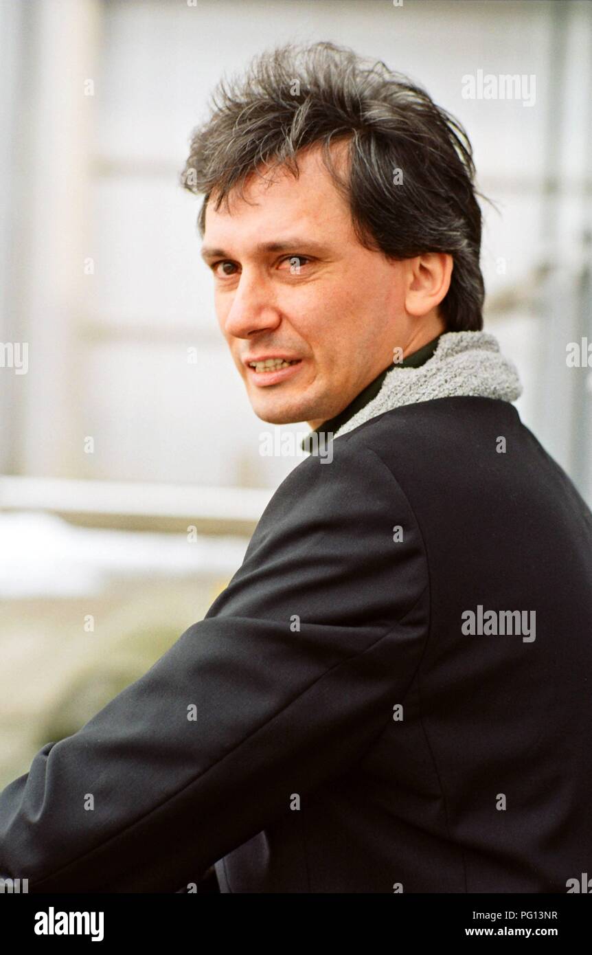 Olaf Fritsche, a biophysicist, a freelance science journalist, author ...