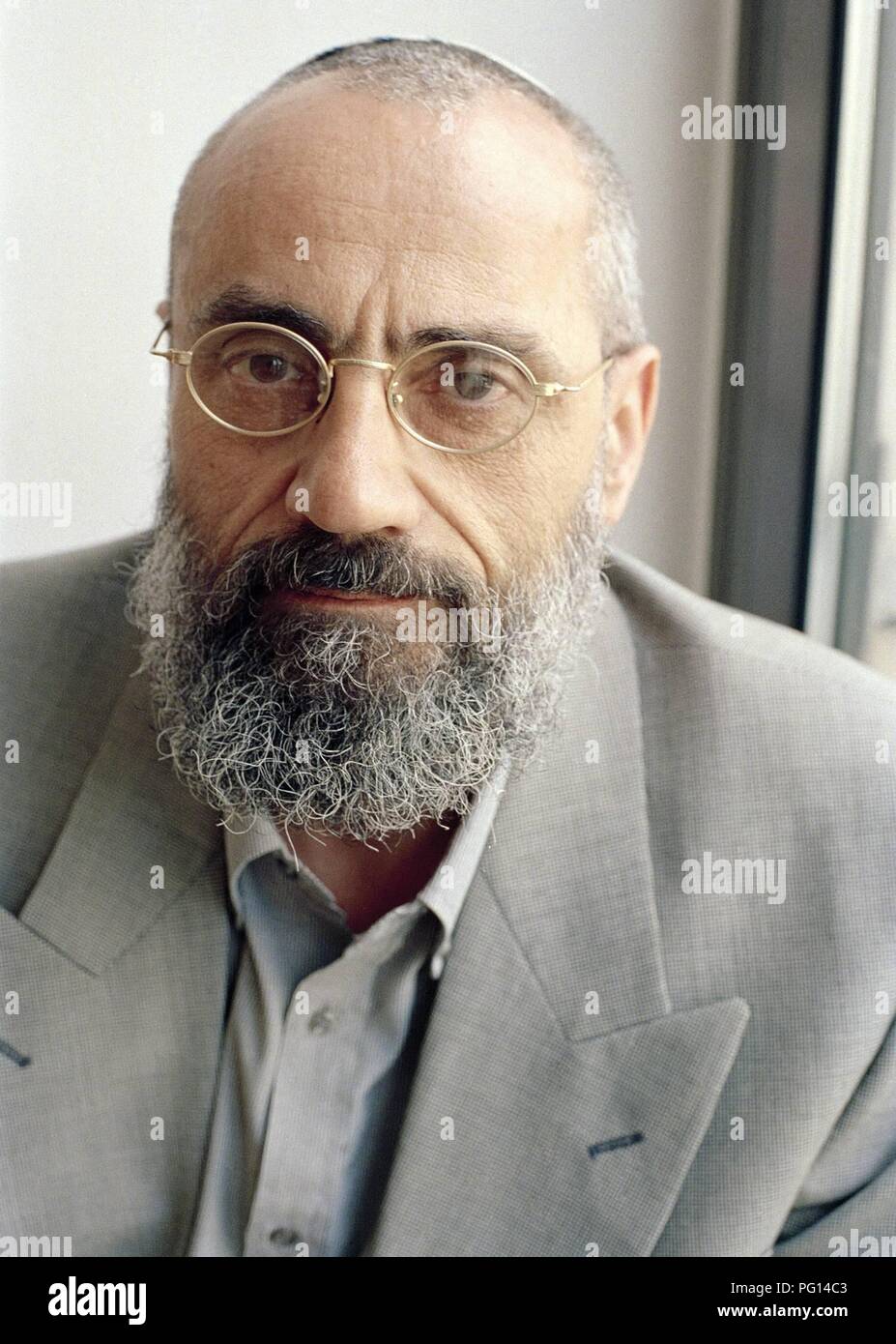 Israeli writer hi-res stock photography and images - Alamy