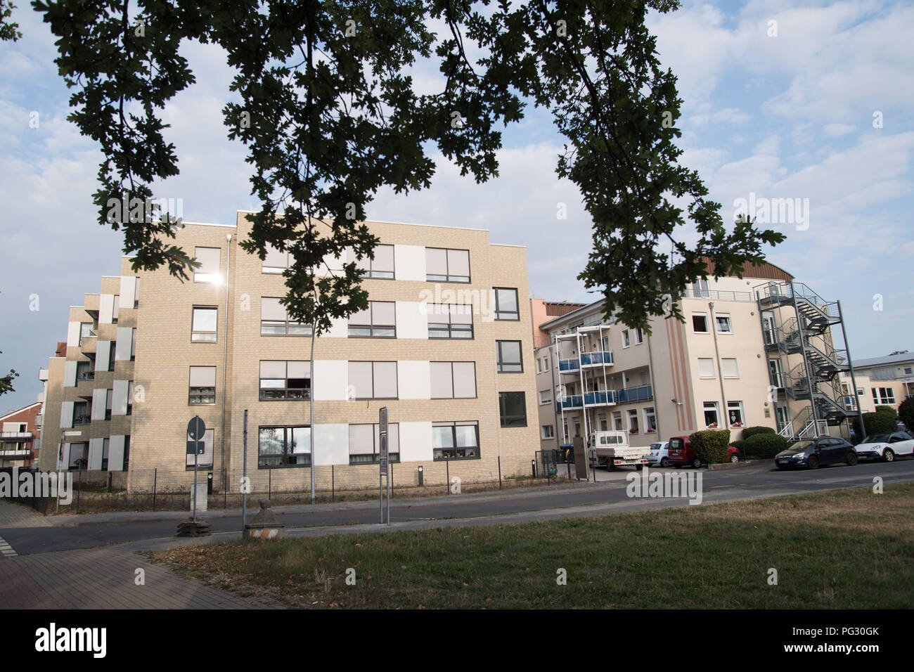 Ss helper hi-res stock photography and images - Alamy