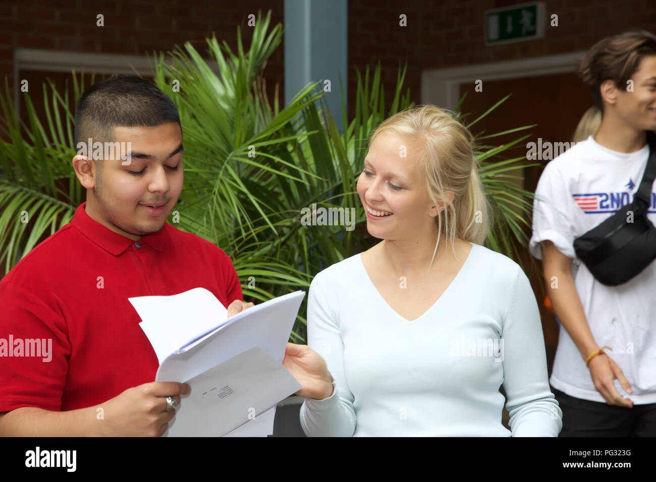 Gcse pass fail hi-res stock photography and images - Alamy