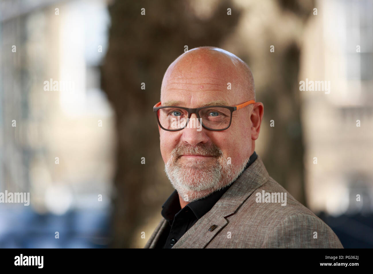 Retrato j hi-res stock photography and images - Alamy