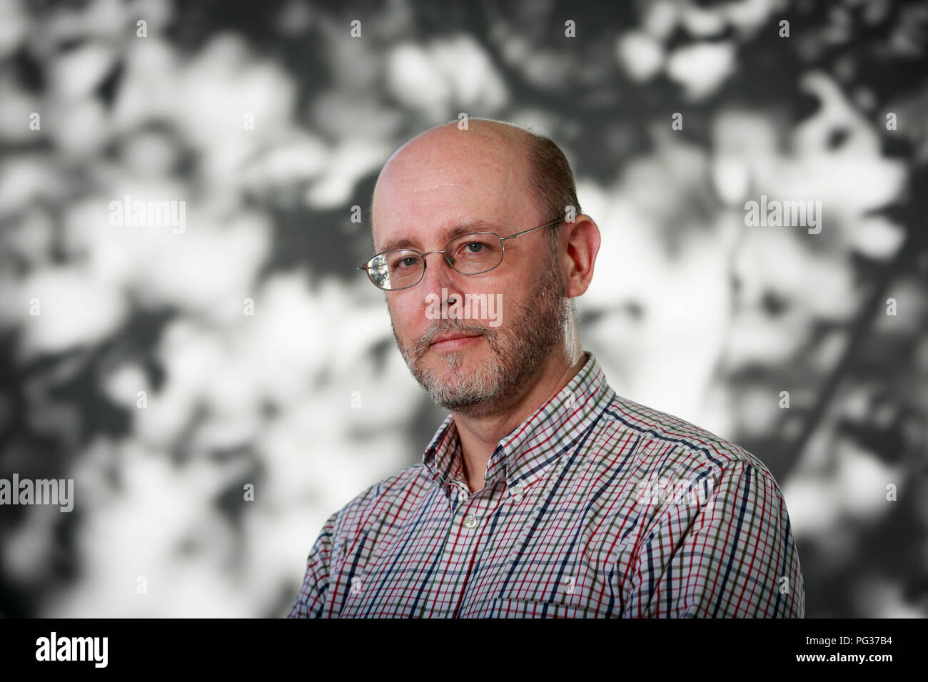 David andress hi-res stock photography and images - Alamy