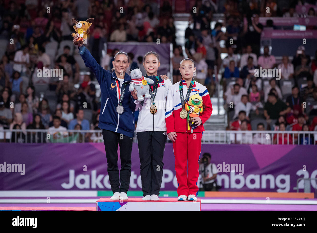 Jakarta, Oksana Chusovitina (L)of Uzbekistan and Pyon Rye Yong of the ...