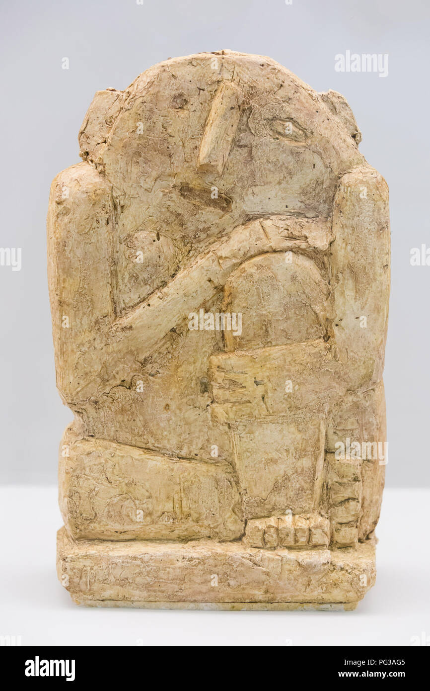 Crouching figure hi-res stock photography and images - Alamy