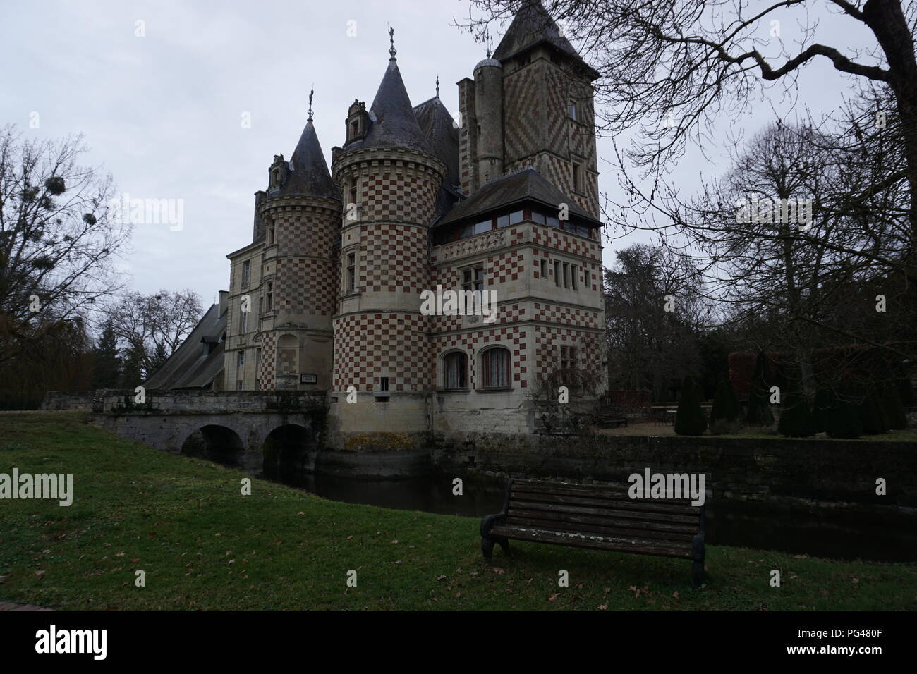 Grey towers castle hi-res stock photography and images - Alamy