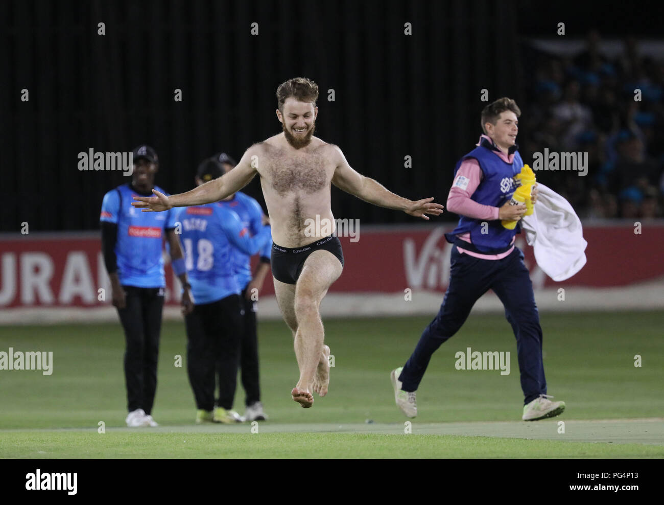 Cricket streaker hi-res stock photography and images - Alamy