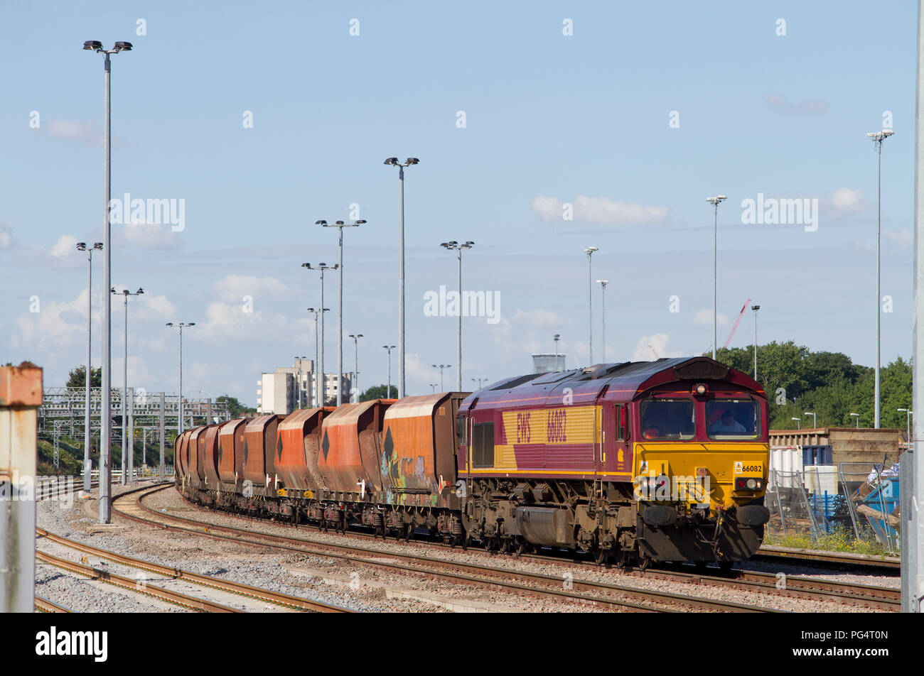 Ews class 66 diesel locomotive hi-res stock photography and images - Alamy