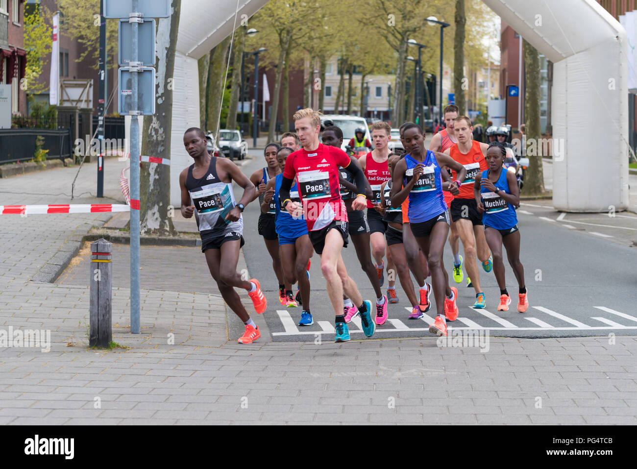 Professional distance runner hi-res stock photography and images - Alamy