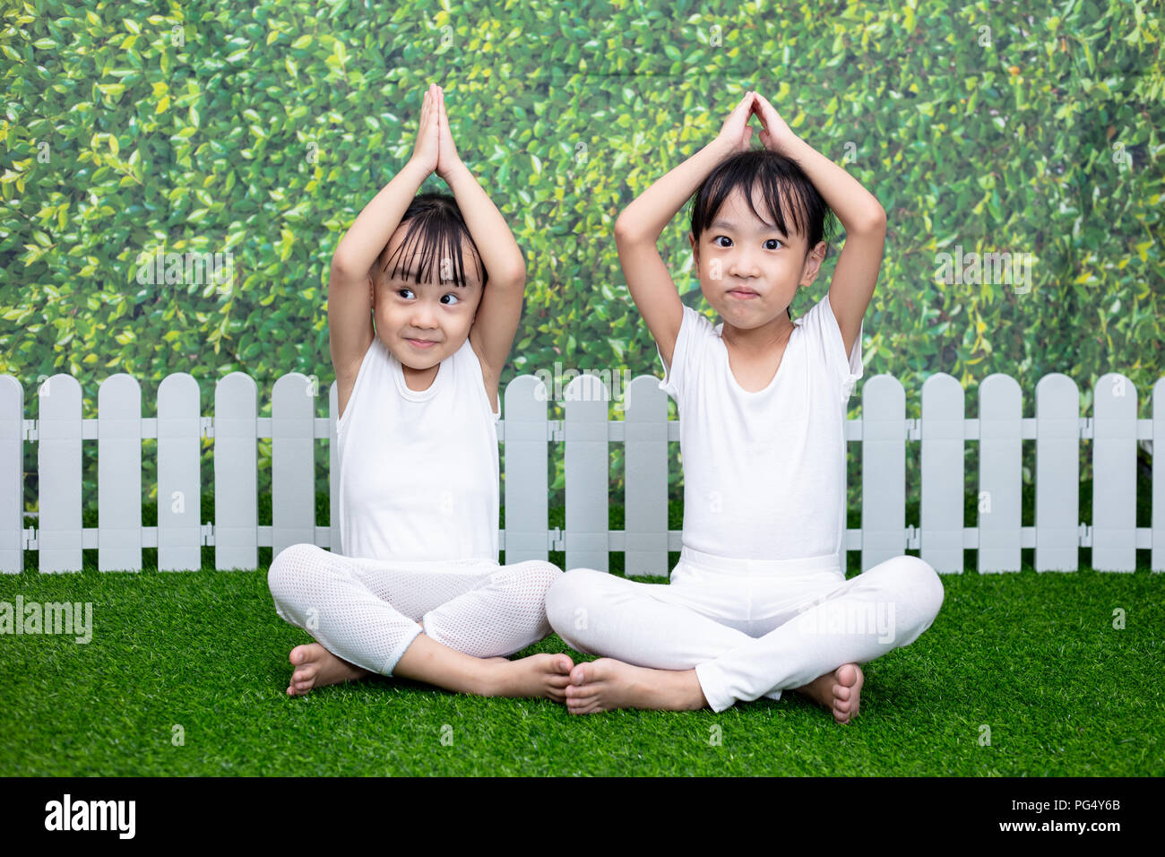 Asian girls workout outdoor hi-res stock photography and images - Alamy