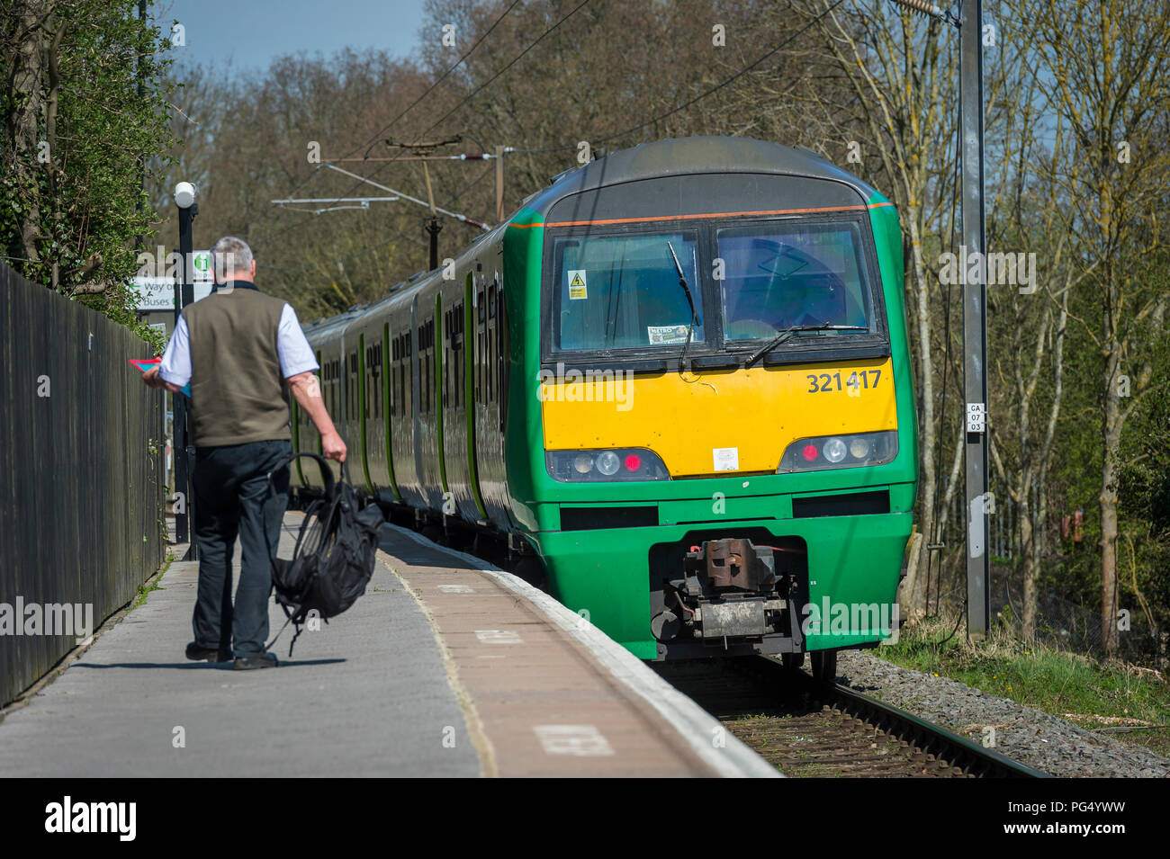 Class 321 hi-res stock photography and images - Alamy