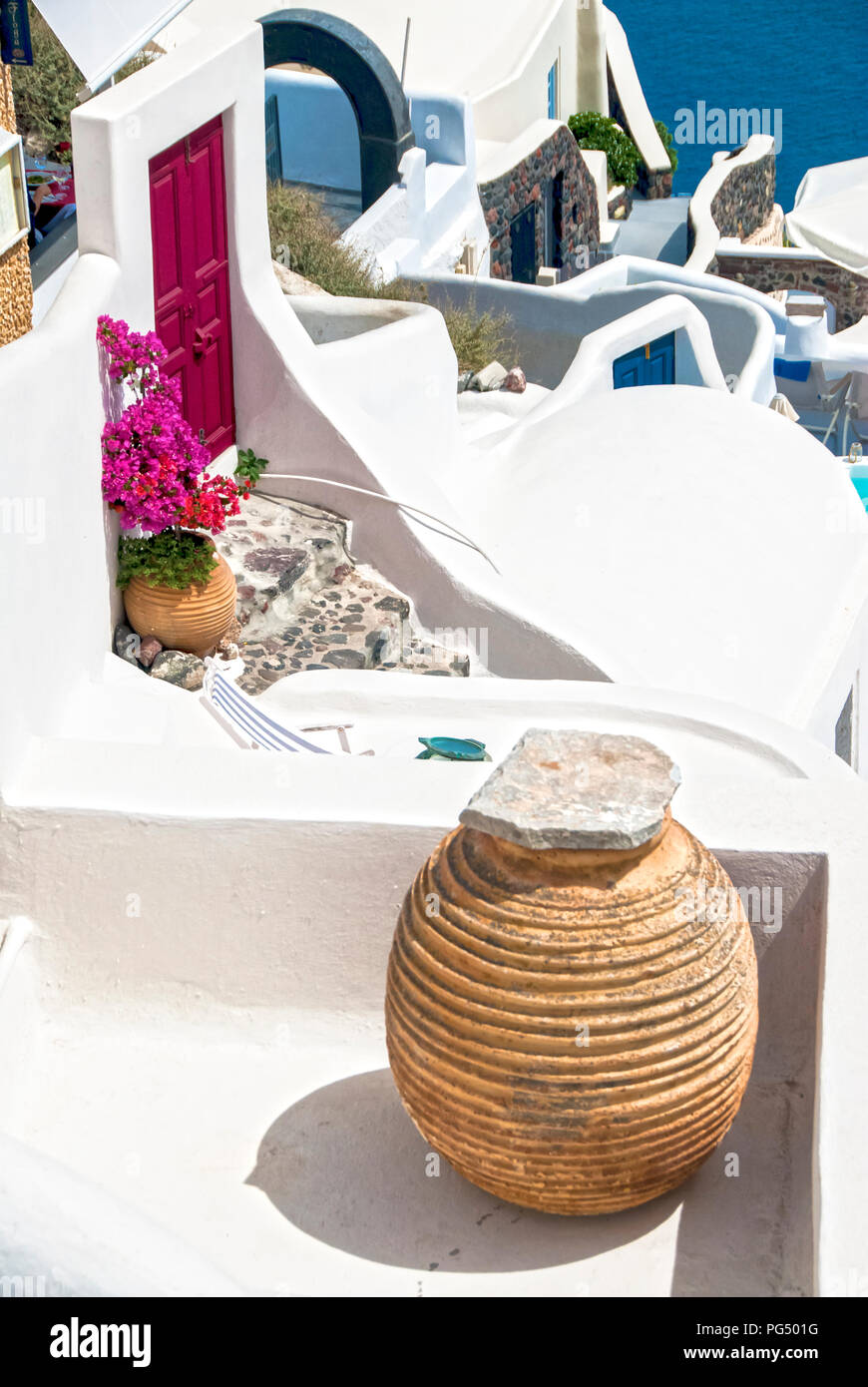 Santorini rooftop hi-res stock photography and images - Alamy