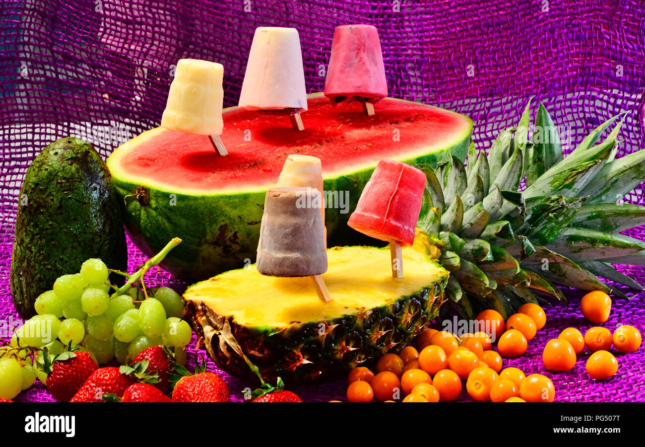 Homemade Ice cream and fresh fruits Stock Photo - Alamy