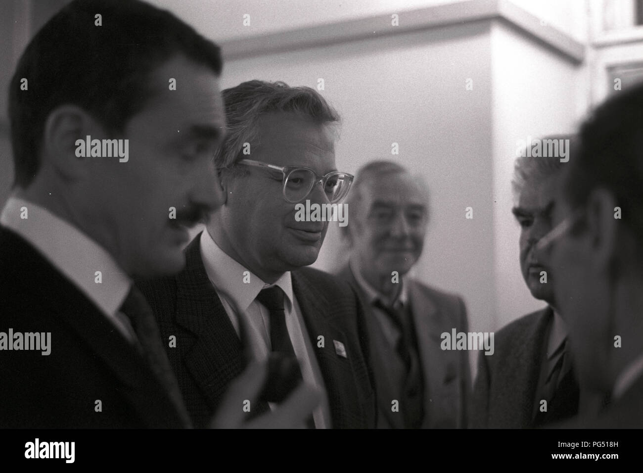 The Austrian politician Erhard Busek (center) in conversation with the ...