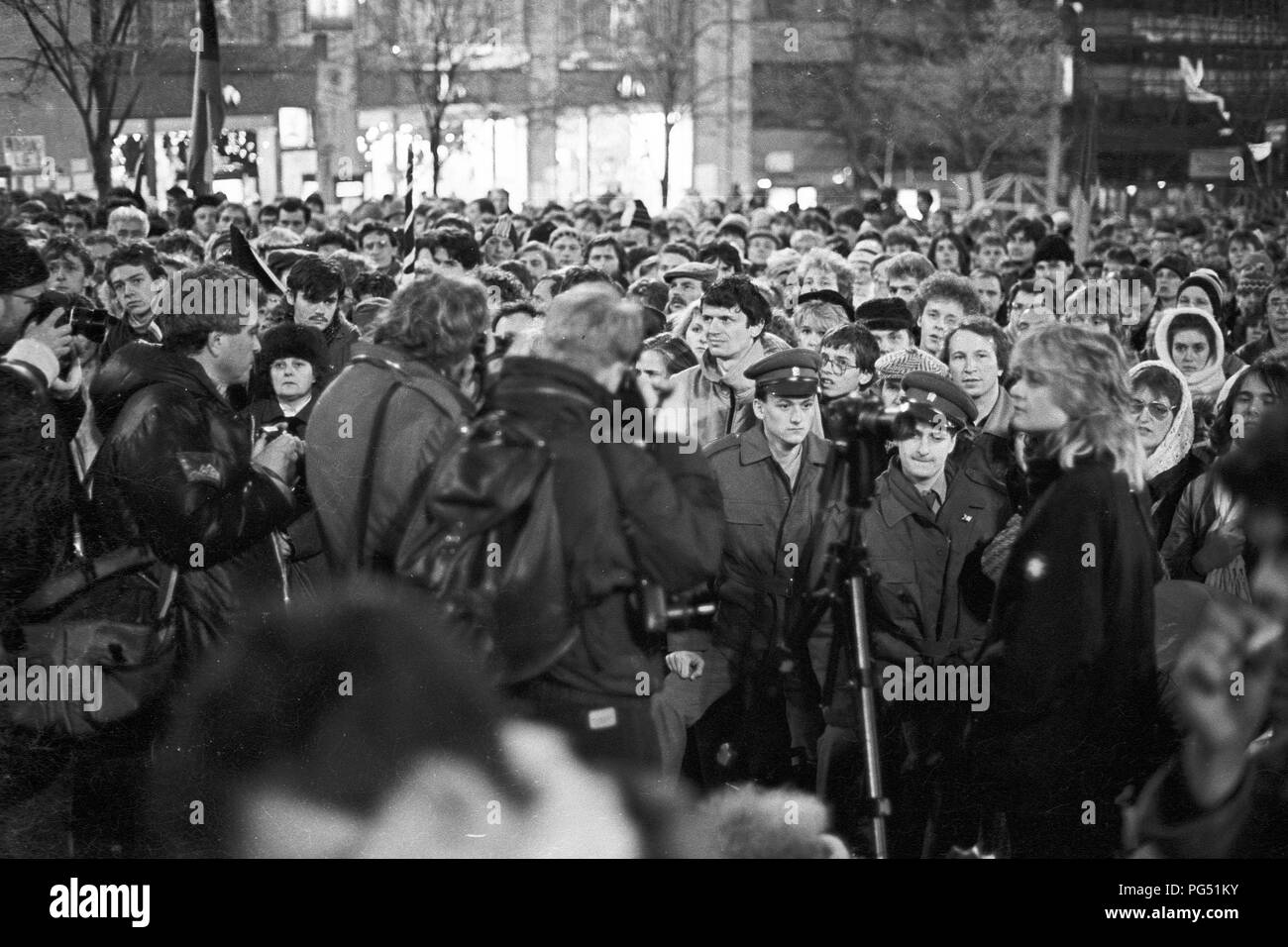 1989 revolution hi-res stock photography and images - Alamy
