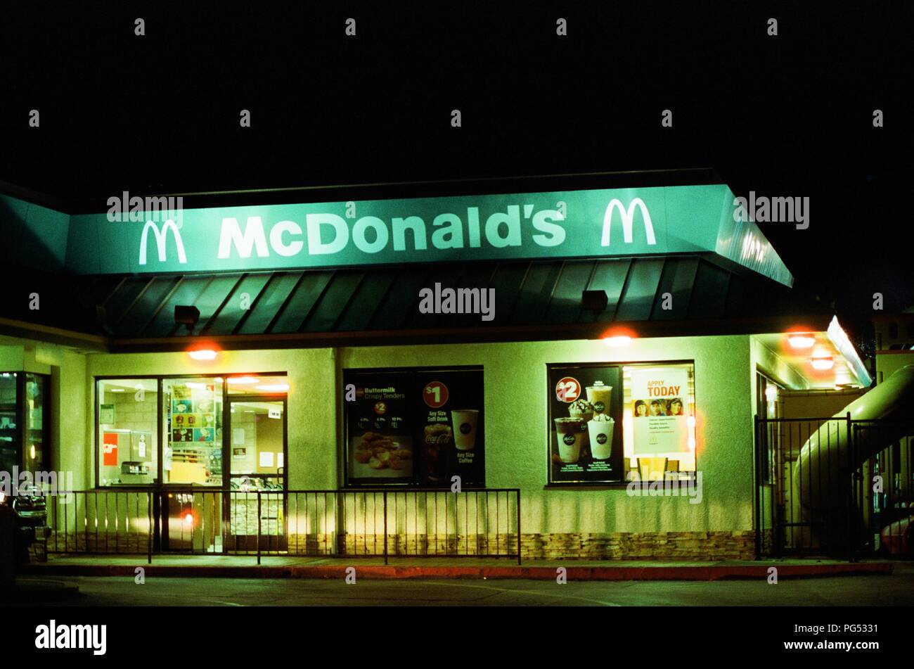 Fast food restaurant at night hi-res stock photography and images - Alamy