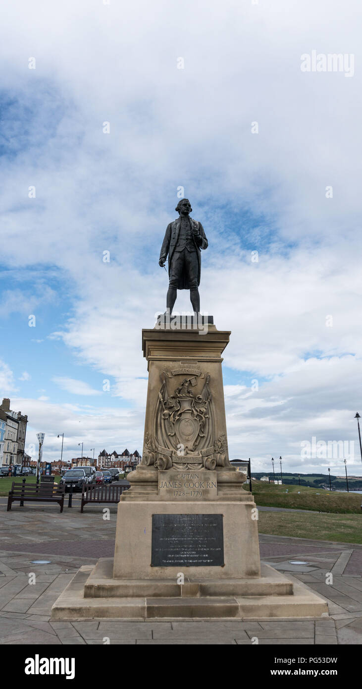 Captain James Cook's Statue, Whitby Stock Photo - Alamy