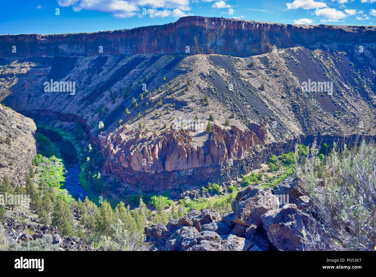 Overlook view of the Crooked River Stock Photo - Alamy