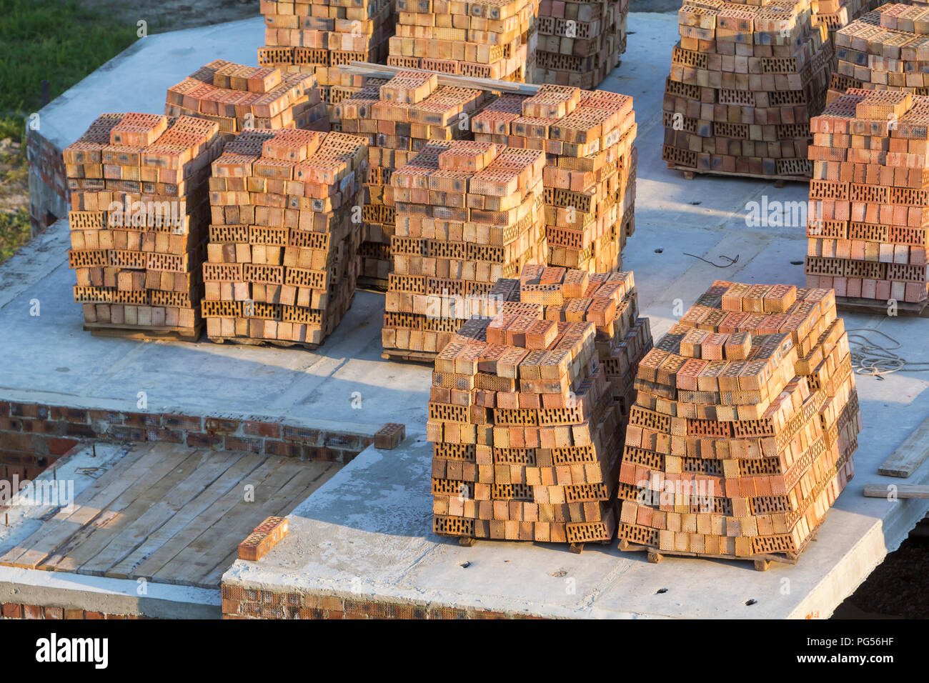 Piled foundation hi-res stock photography and images - Alamy