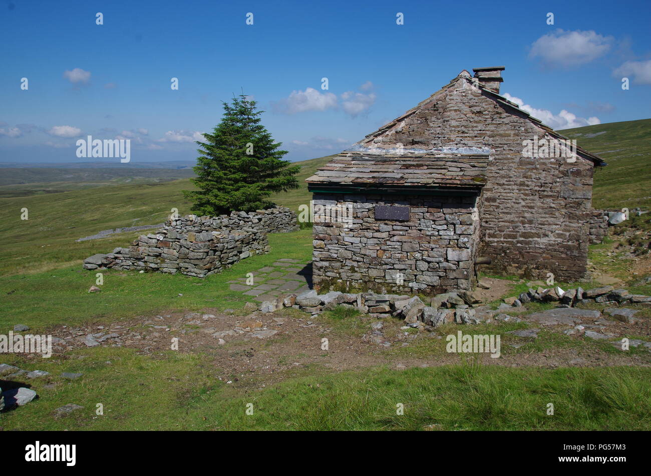 Hike shelter hut bothy hi-res stock photography and images - Alamy