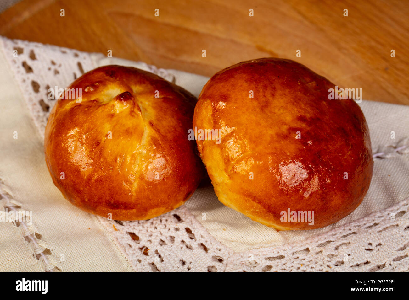 Traditional Russian pastry with meat Stock Photo - Alamy