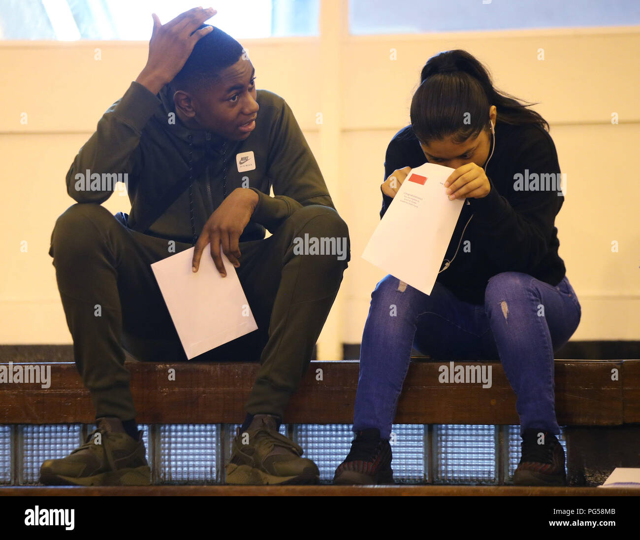 Gcse results ark globe academy hi-res stock photography and images - Alamy