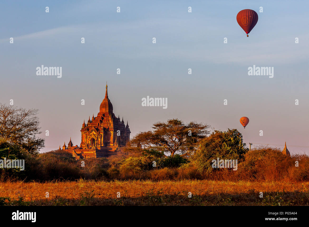 Hot Air Baloons. Htilominlo Temple, (Htilo Minlo) Temple, build 1280 ...