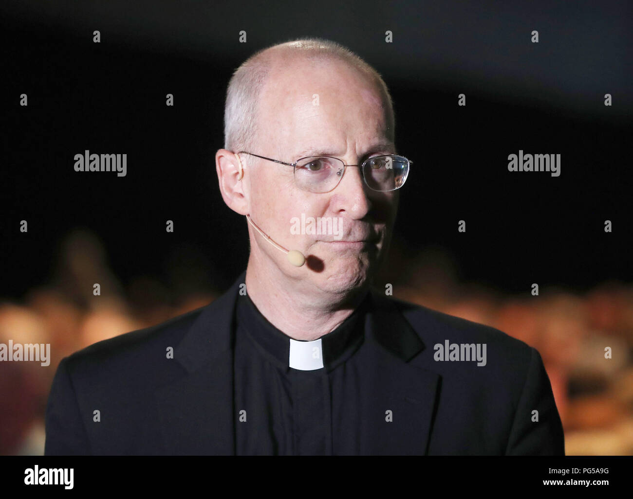 Welcome to church hi-res stock photography and images - Alamy