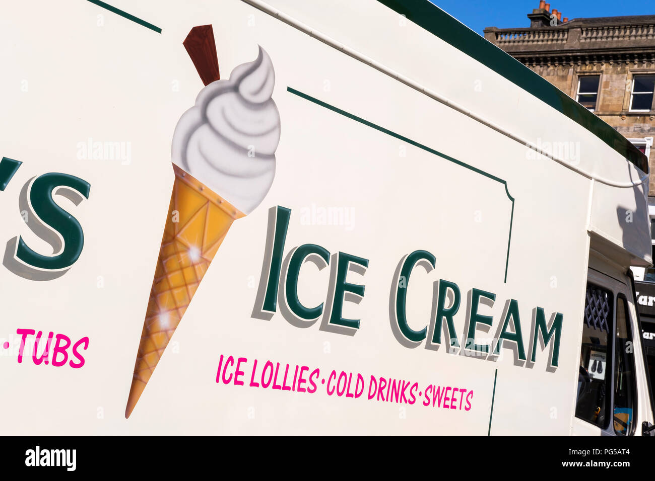 Mobile ice cream vehicle hi-res stock photography and images - Alamy