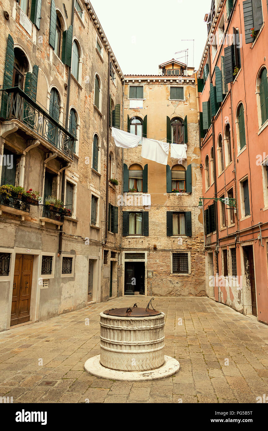 Little square venice italy hi-res stock photography and images - Alamy