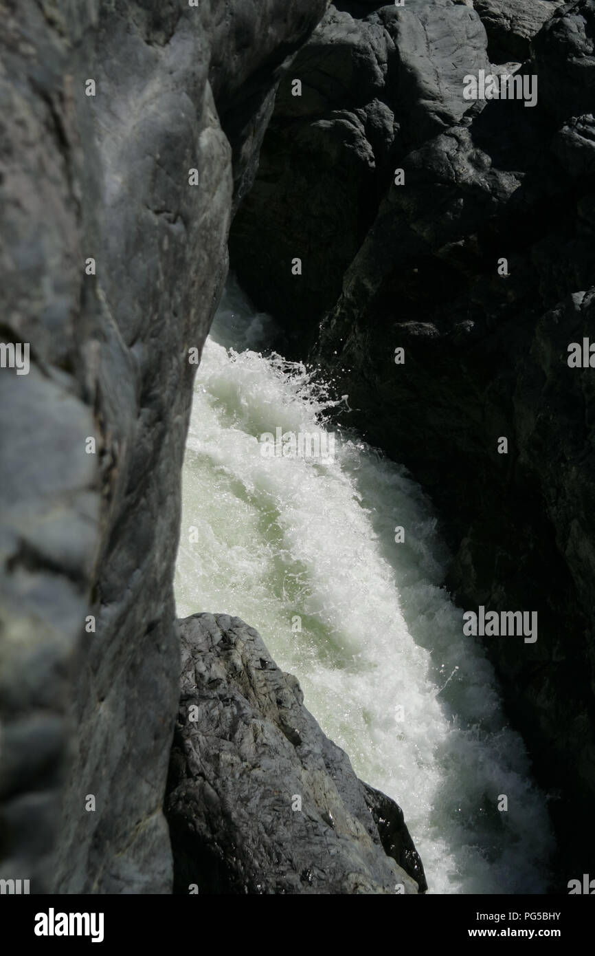 Sea water rushing through rocks hi-res stock photography and images - Alamy