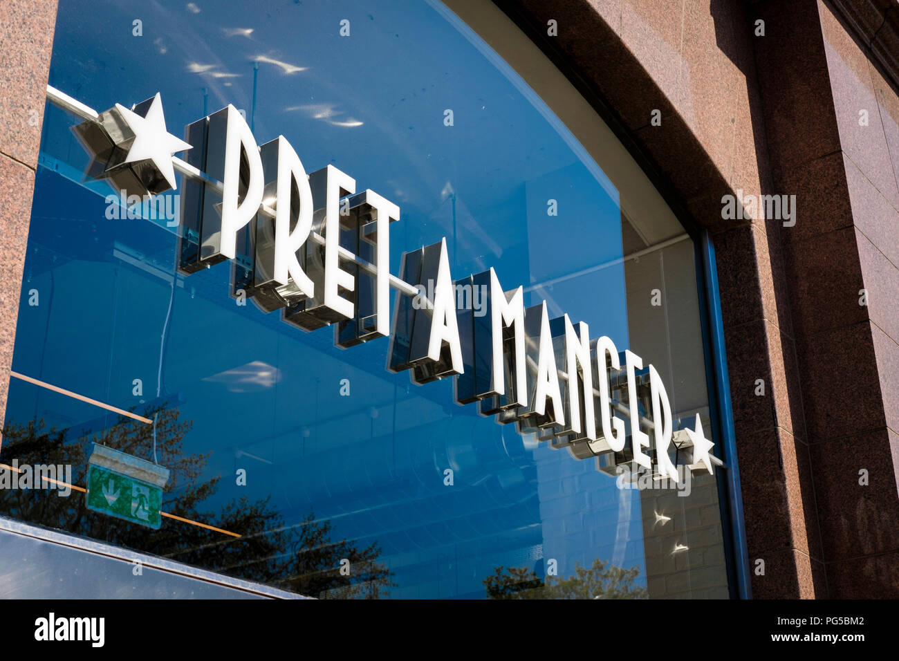 Pret storefront hi-res stock photography and images - Alamy