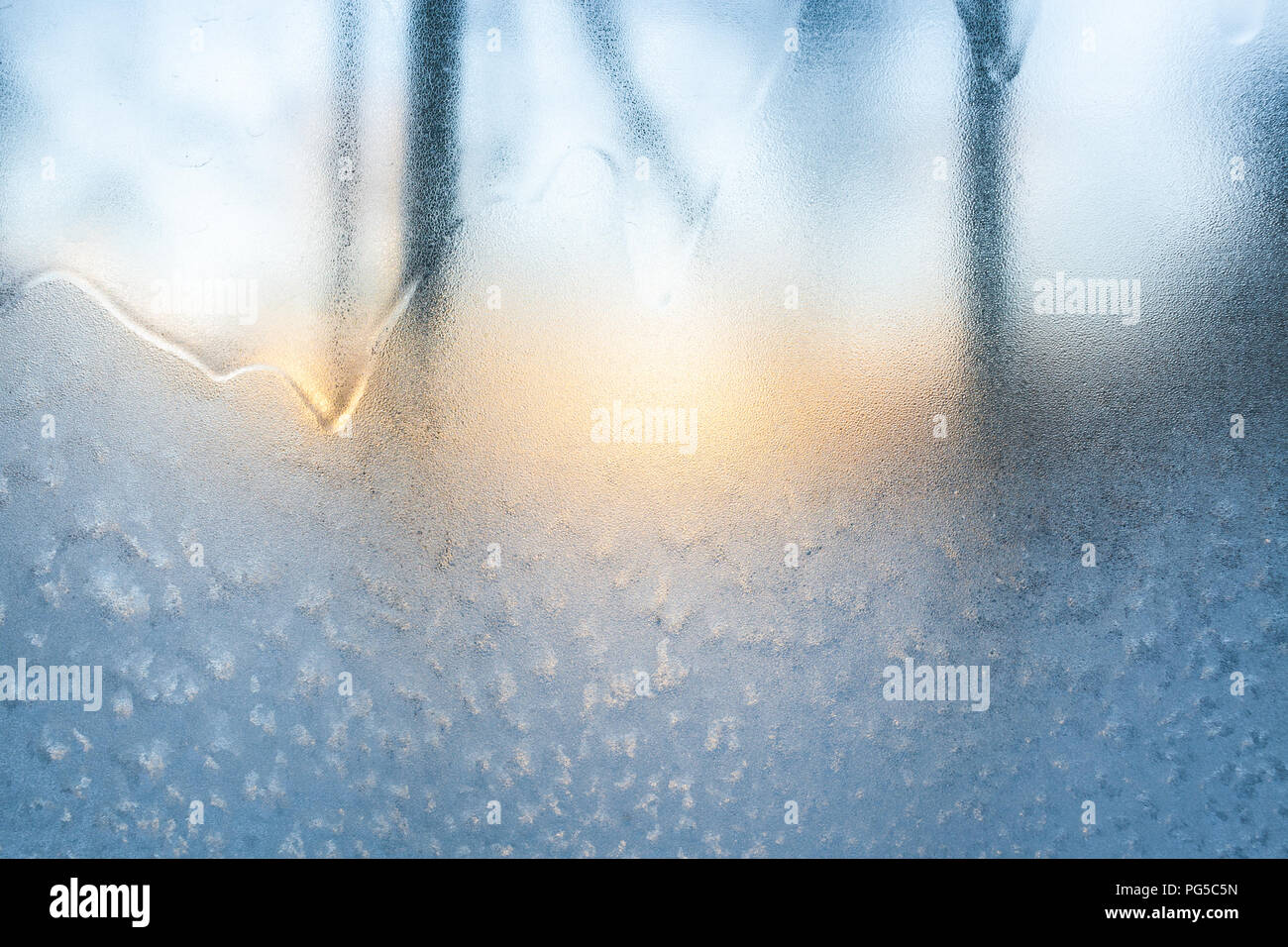 Sun shining through window hi-res stock photography and images - Alamy