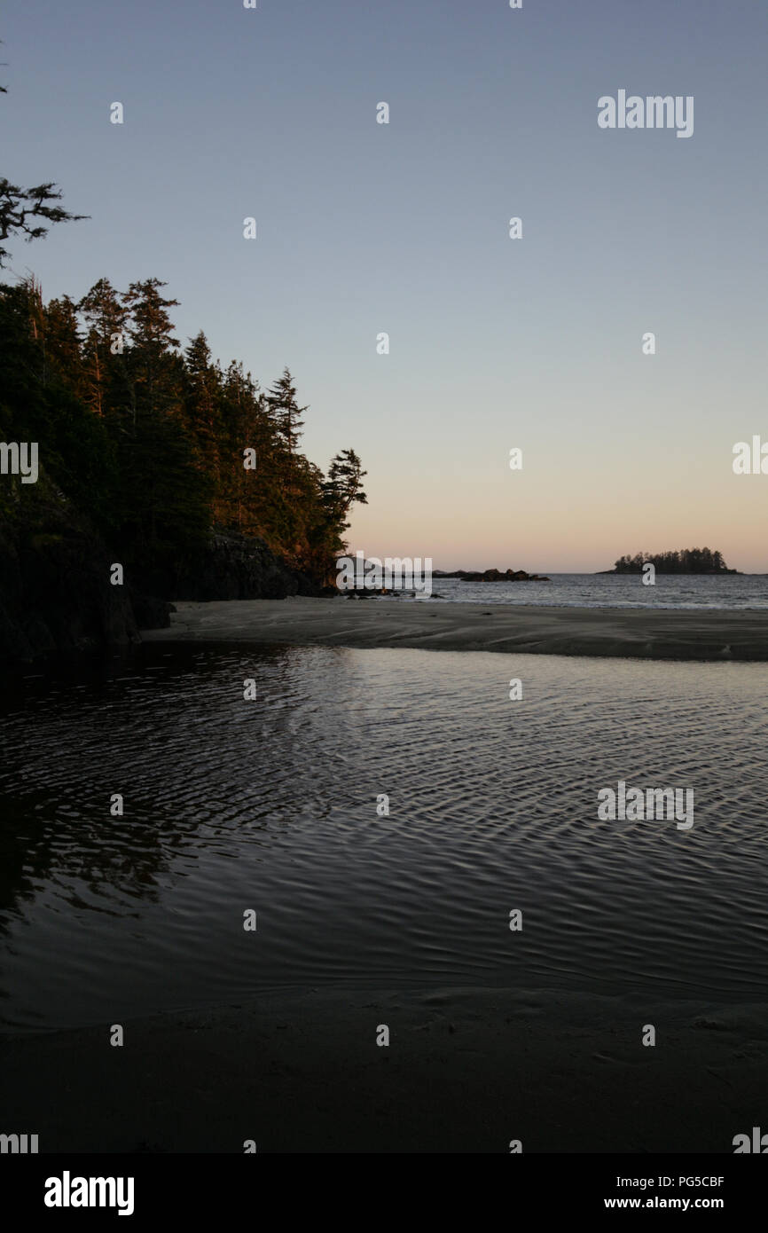 Tofino ocean sunset hi-res stock photography and images - Alamy