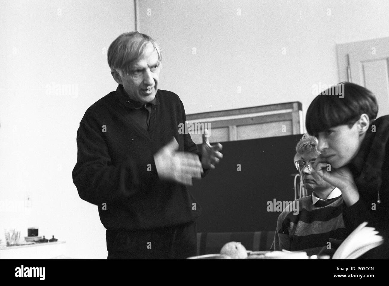 Graphic forms hi-res stock photography and images - Alamy