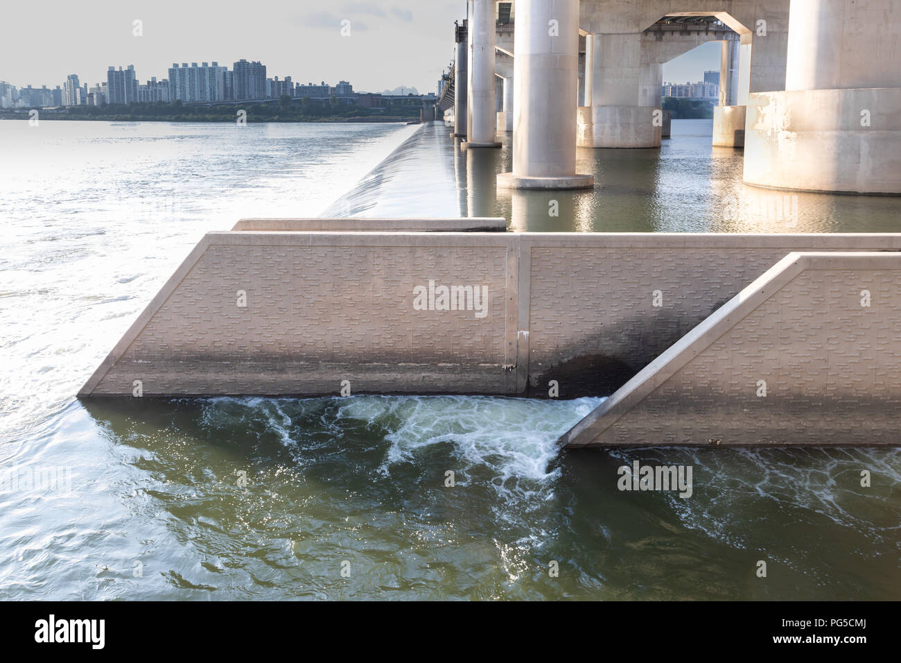 Watching the Jamsil bridge with Han river, Seoul, Korea Stock Photo - Alamy