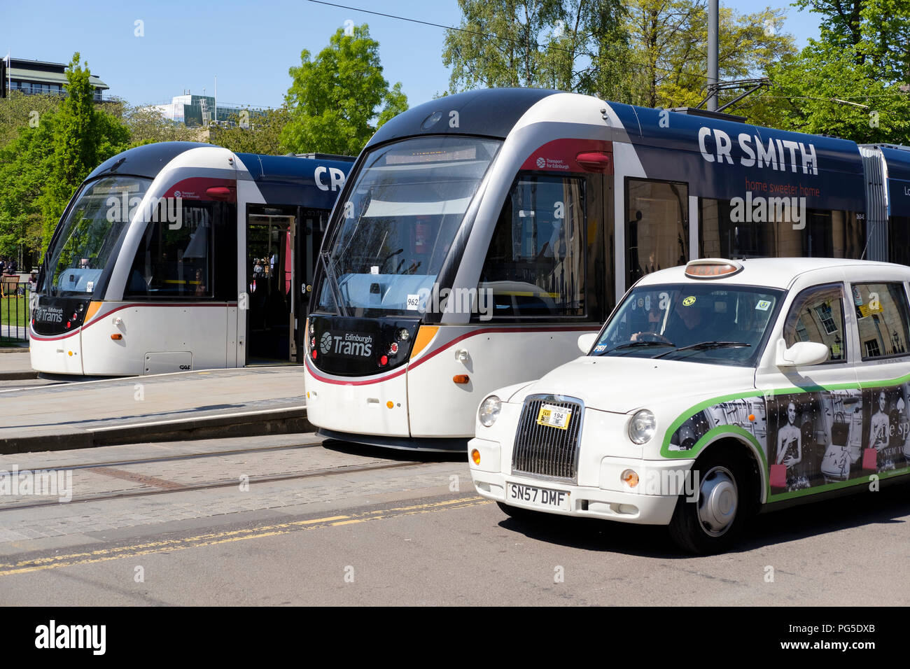 Track edinburgh trams hi-res stock photography and images - Alamy