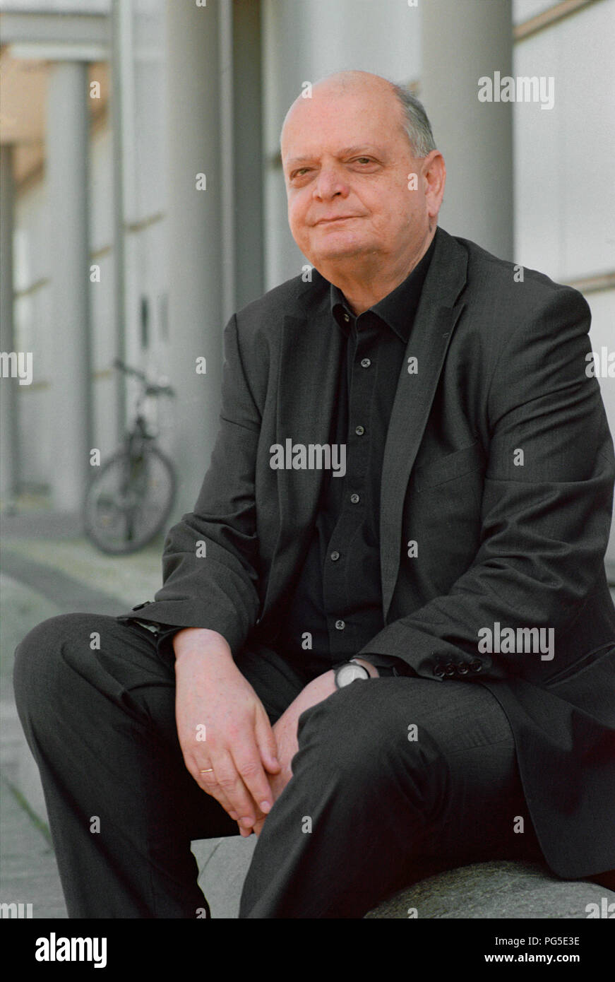 Aufbau verlag hi-res stock photography and images - Alamy