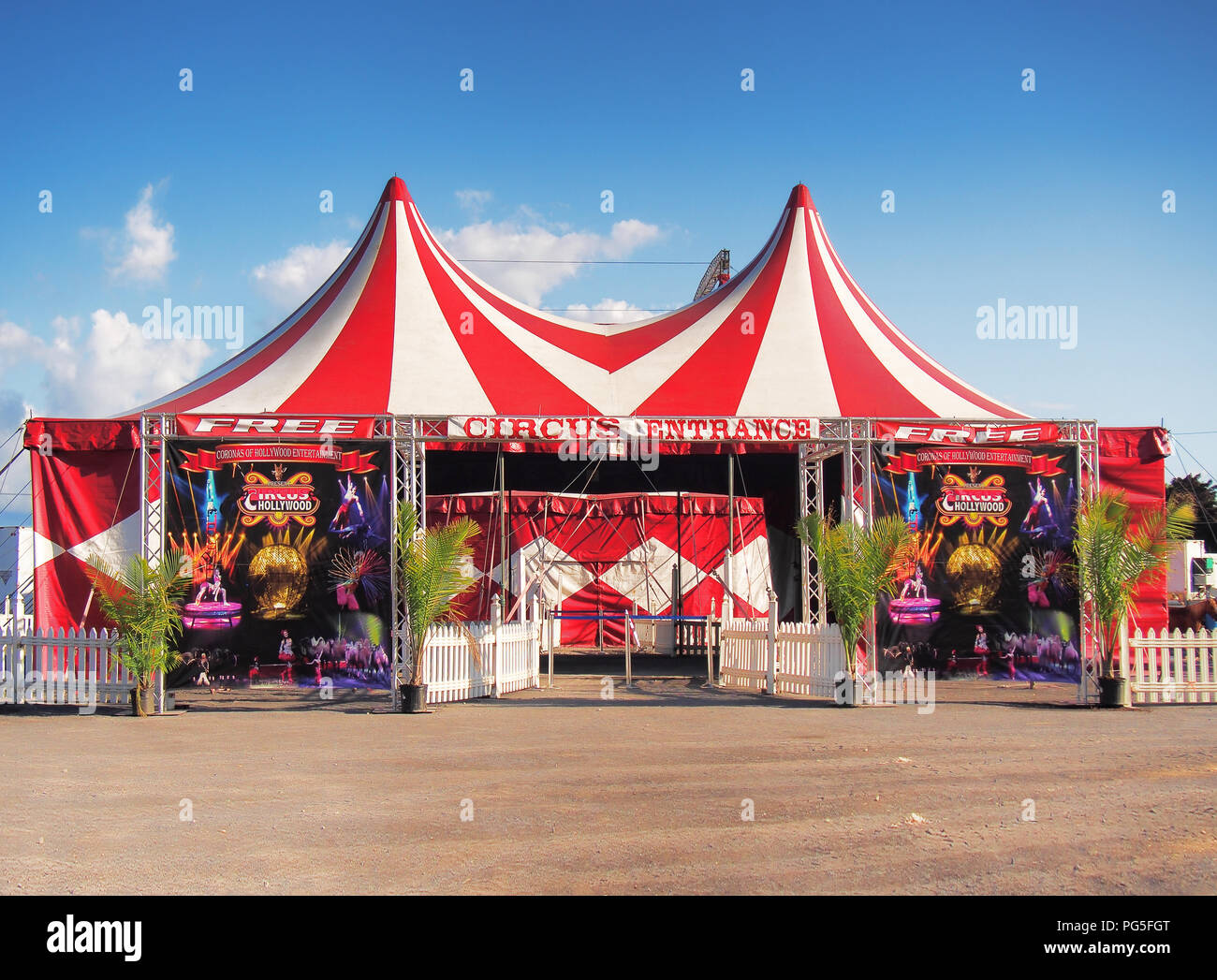 Geddes, New York, USA. August 23, 2018. Coronas of Hollywood Circus big ...