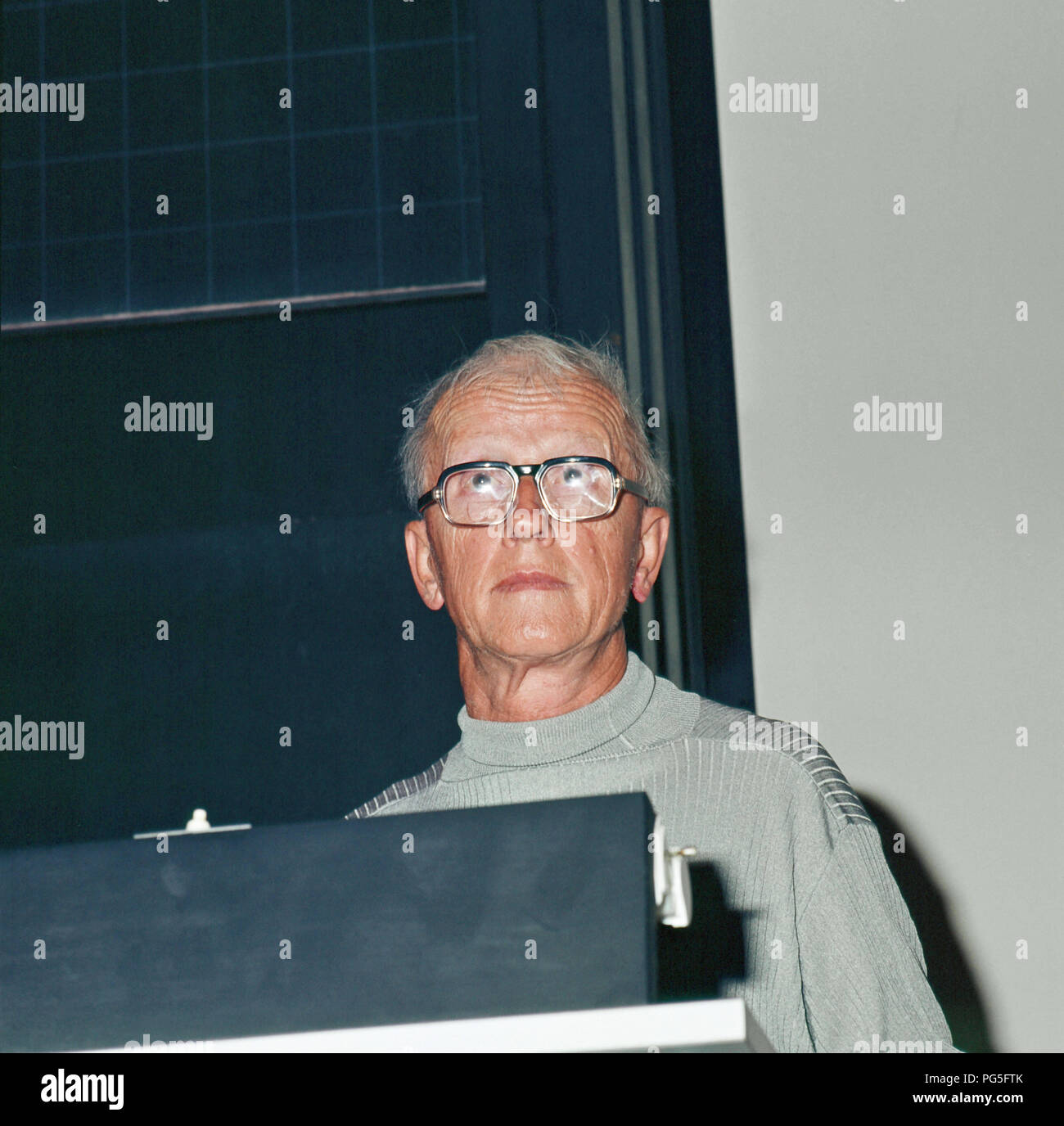 1976 nobel hi-res stock photography and images - Alamy