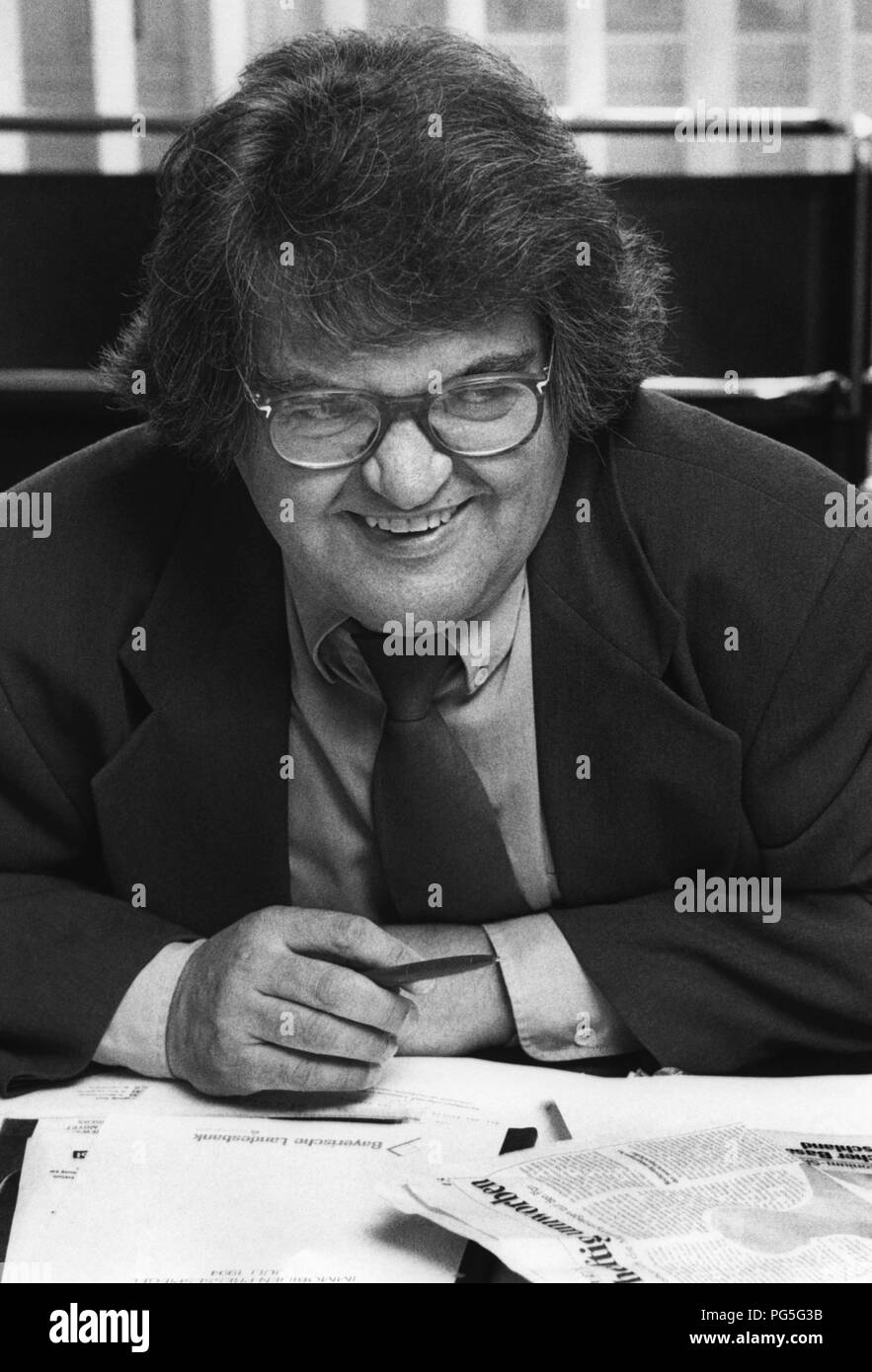 "The journalist Helmut Markwort, chief editor of the german magazine ...