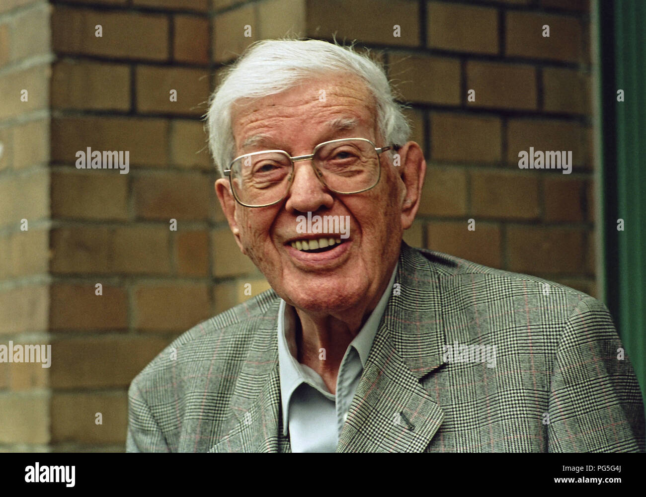 Kindler hi-res stock photography and images - Alamy