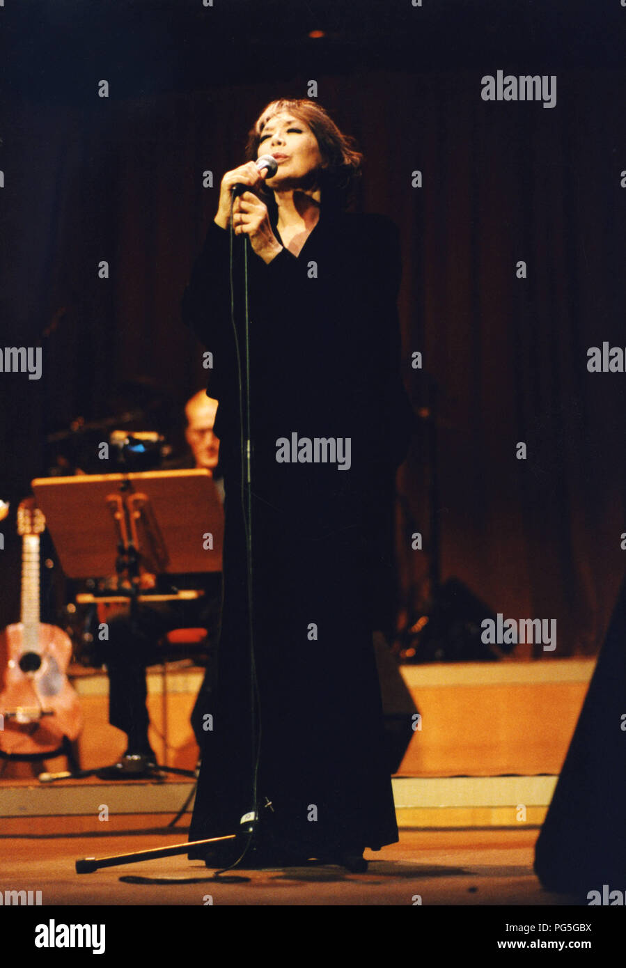 Juliette greco hi-res stock photography and images - Alamy