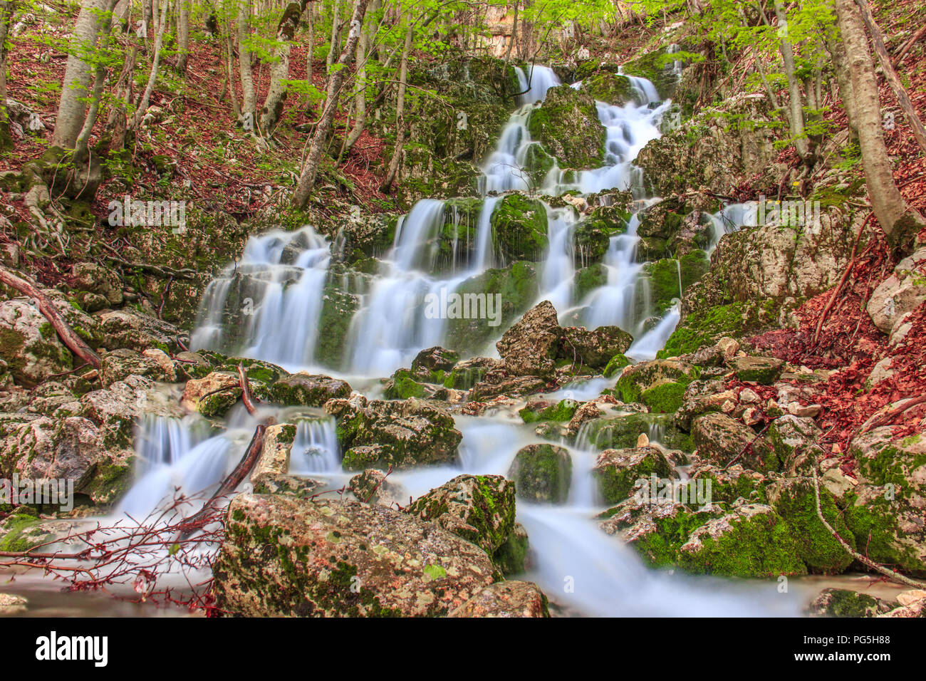 Waterfall waterfalls cascade italy water hi-res stock photography and ...