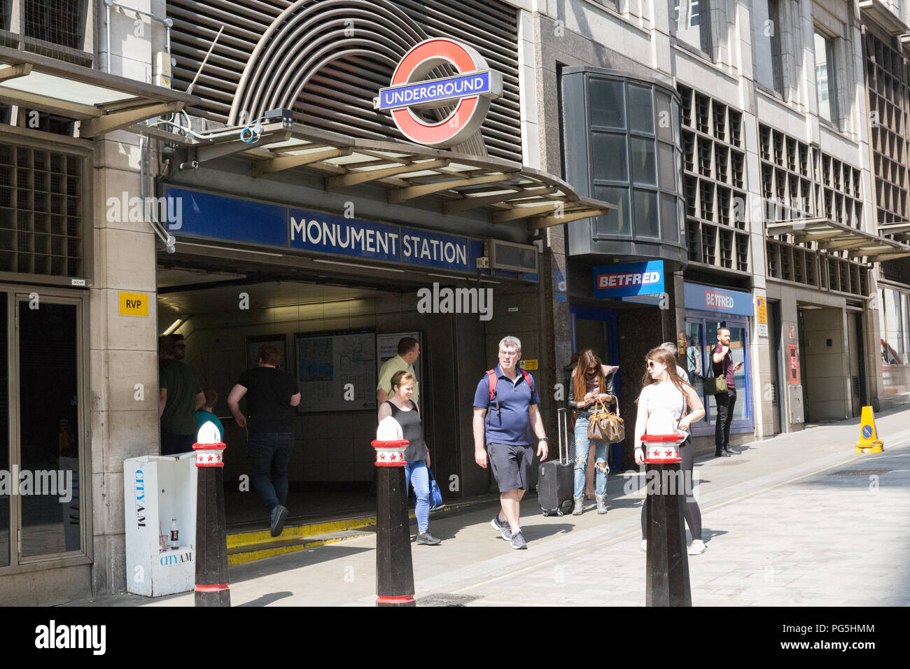 Monument station underground entrance london hi-res stock photography ...
