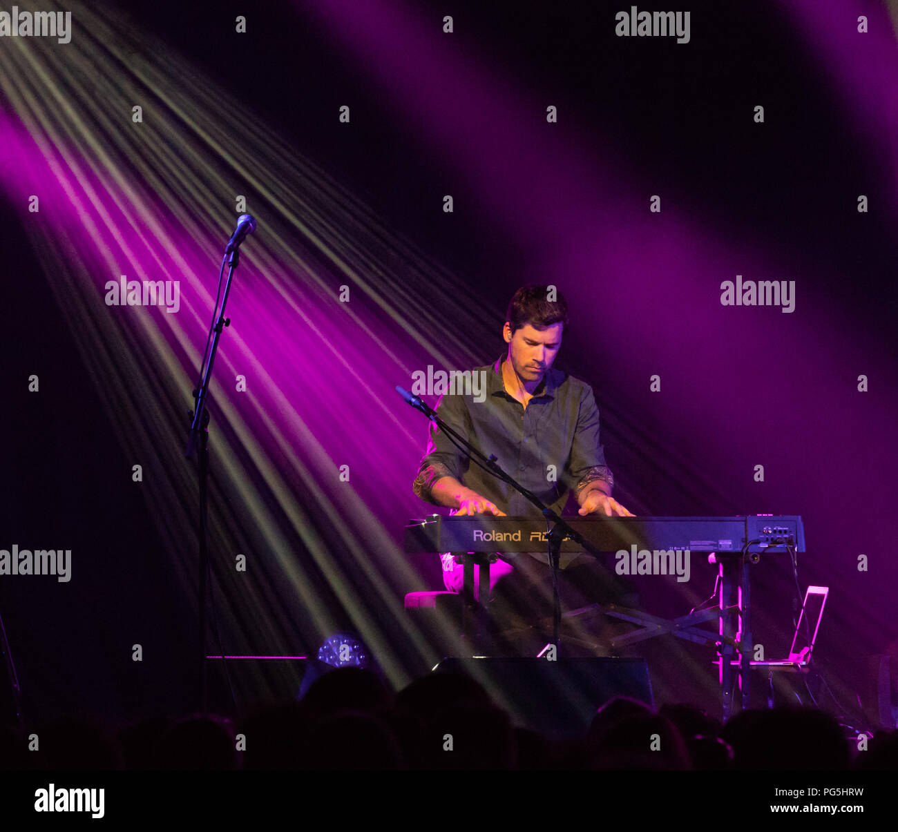 Sam lakeman musician hi-res stock photography and images - Alamy