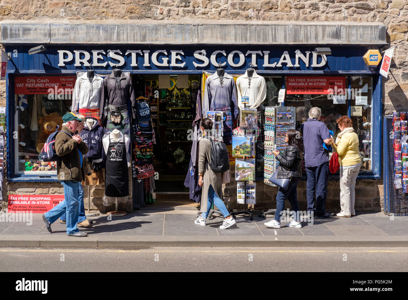 Shopping prestige prestige hi-res stock photography and images - Alamy