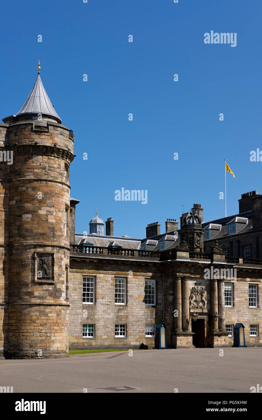 Palace of holyroodhouse hi-res stock photography and images - Alamy